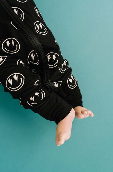 Onyx Lightning Smiley Bamboo Sleeper – Children's Boutique | Fourth And Oak